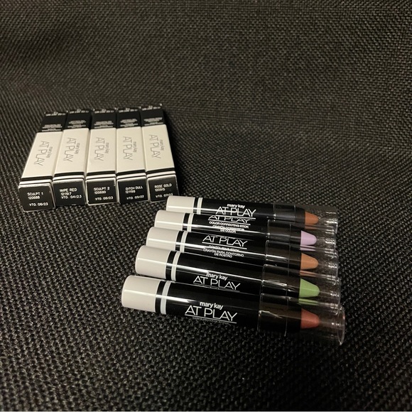 Mary Kay | Makeup | Mary Kay Lot At Play 5 Piece Collection Set Contour ...